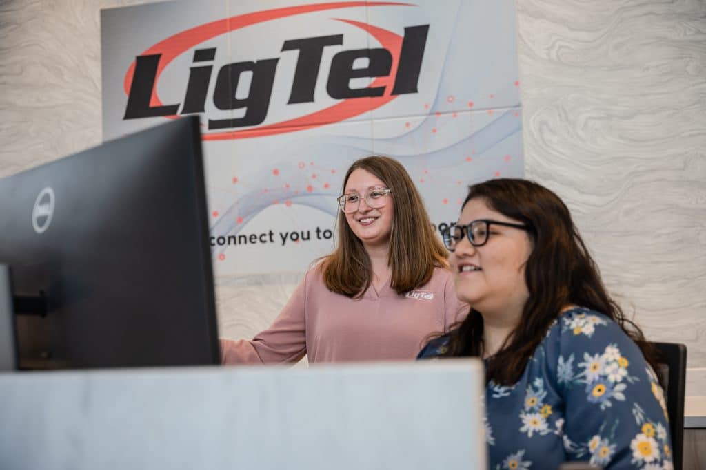 About - LigTel